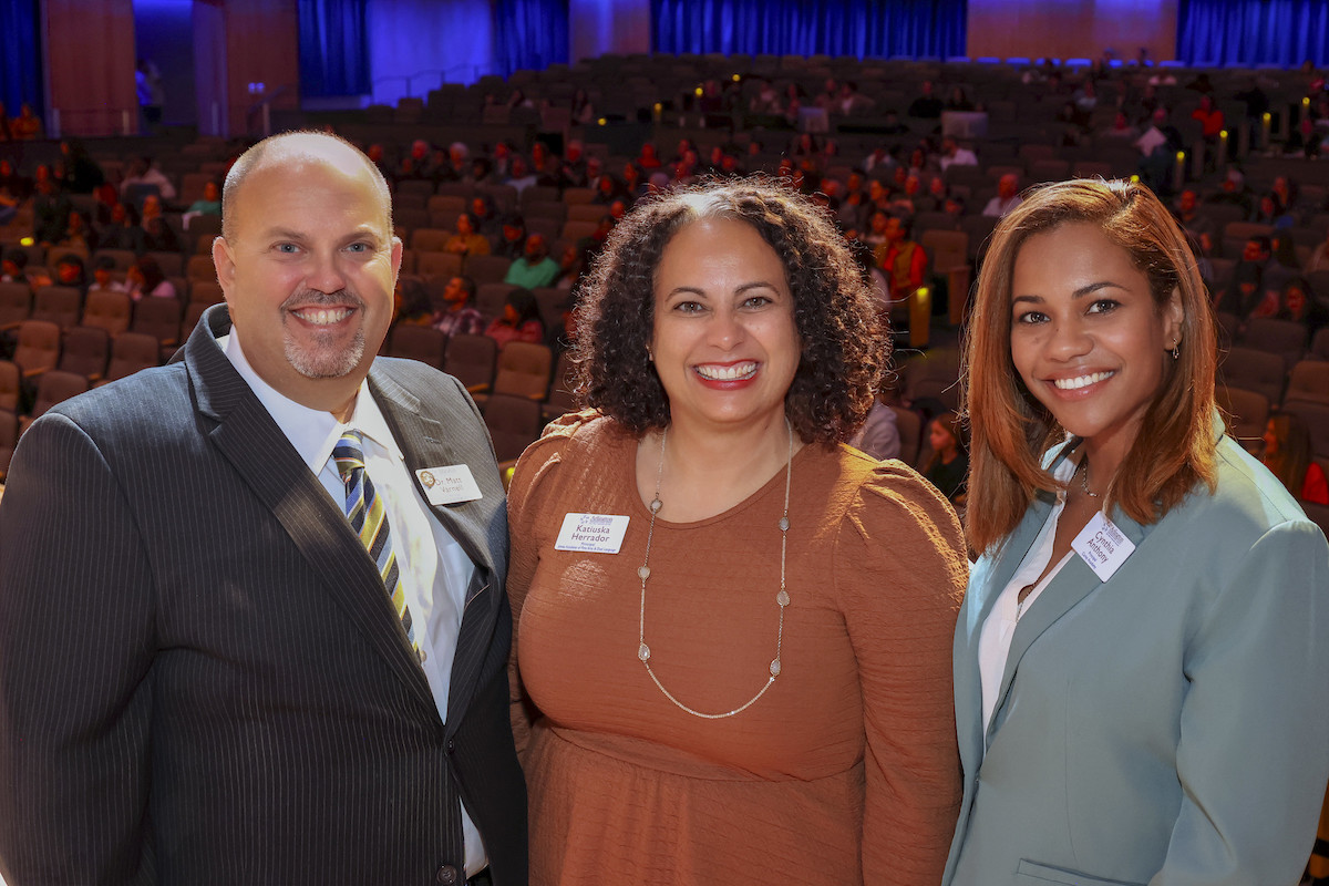 Arlington ISD students earn Global Seal of Biliteracy awards