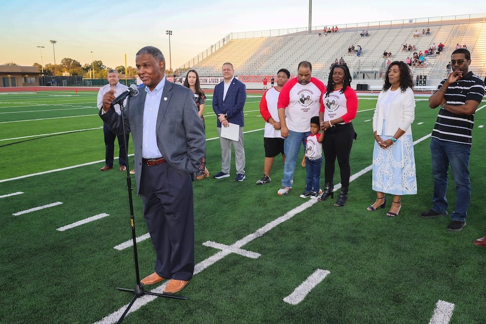 Arlington ISD dedicates new Glaspie Field