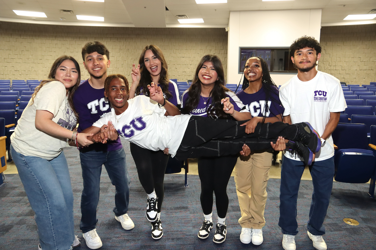 Seven students win full TCU scholarships » Arlington ISD