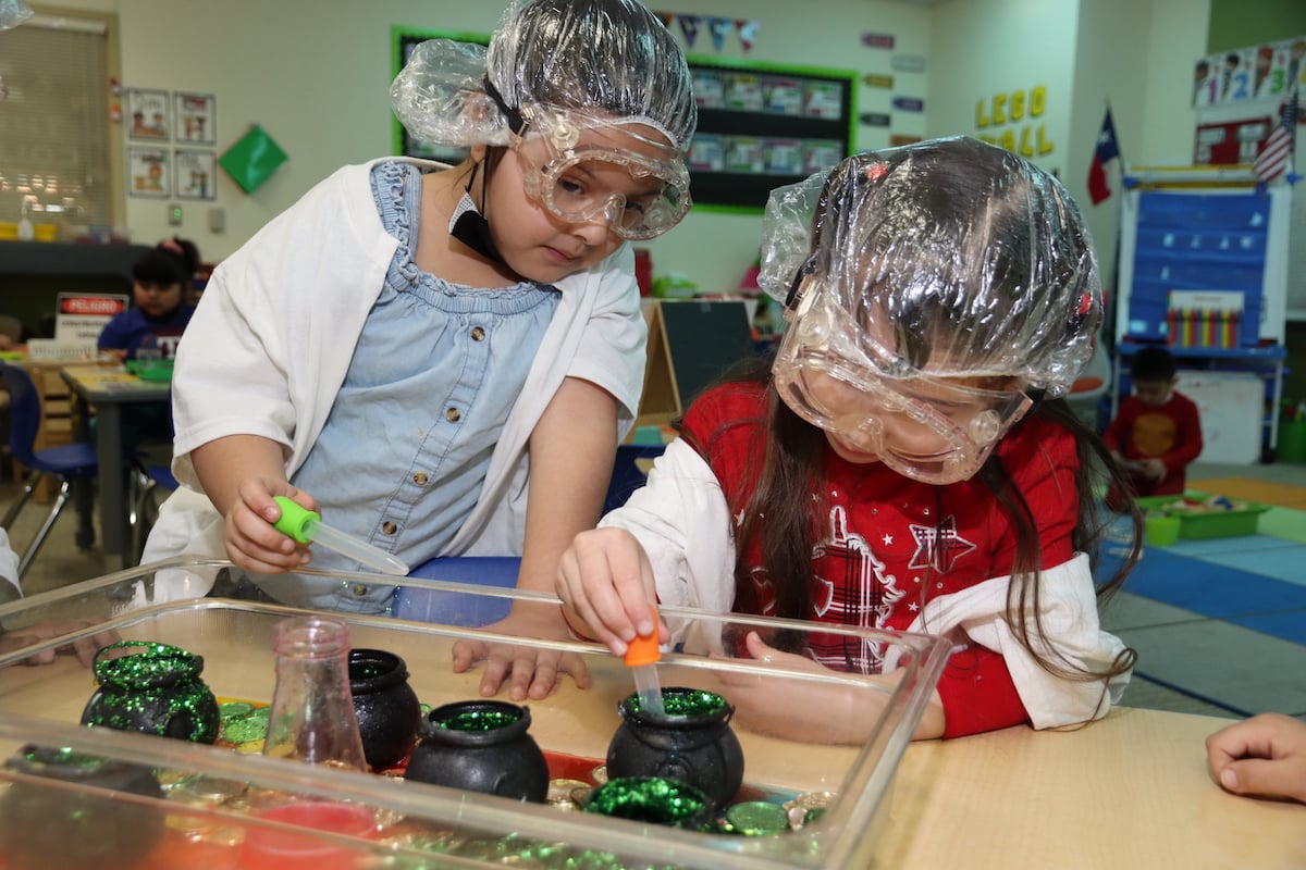 What is STEM in pre-K? » Arlington ISD