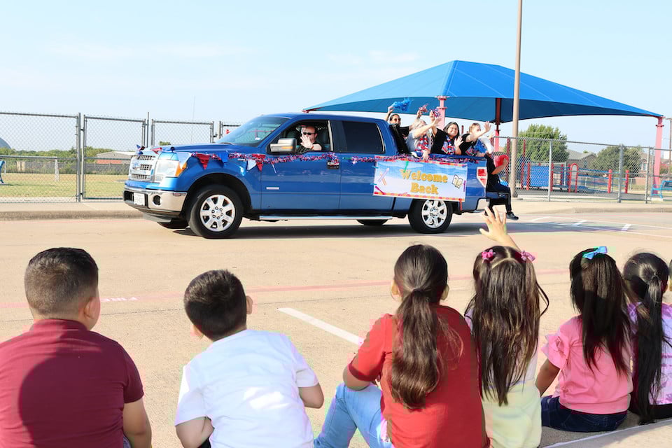 Remynse Elementary celebrates new year with car parade