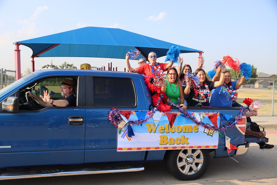 Annual car parade encourages Remynse Elementary students